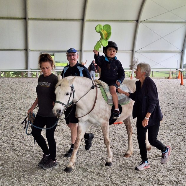 Volunteers provide therapy and joy for the disabled and helpers ...